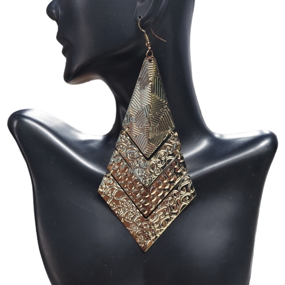 Jesi's Fashionz | Jewelry | E218 5 Diva Statement Textured Gold Dangle ...